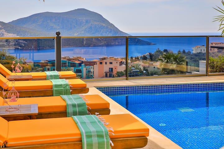 Kalkan Merkez Deniz Manzaralı Jakuzili 4 Kişilik - Kalkan