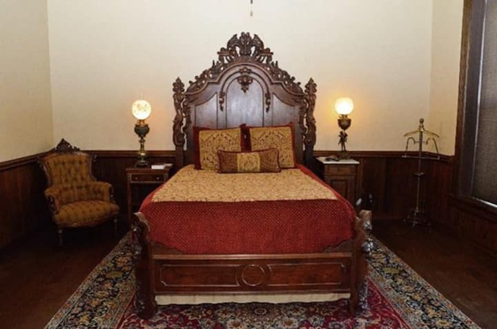 Jesse James Suite - Granbury, TX