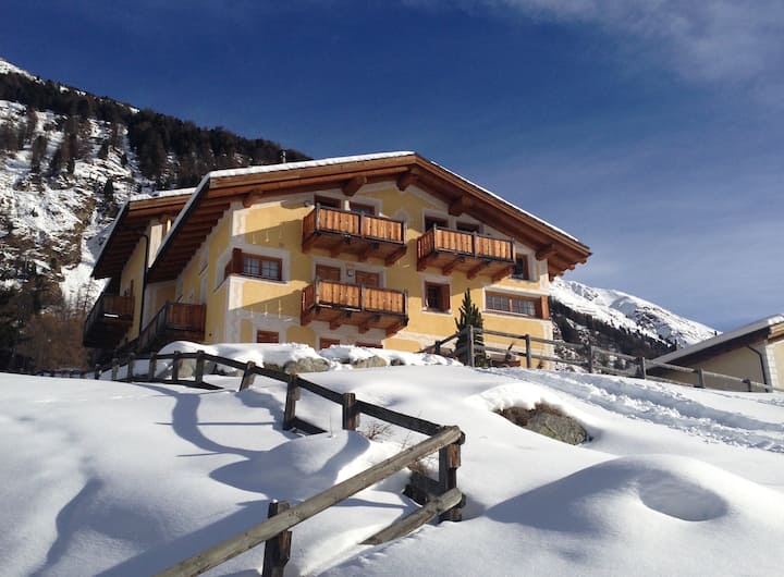 Appartement De 100 Mètres Carrés, 3 Chambres - Pontresina
