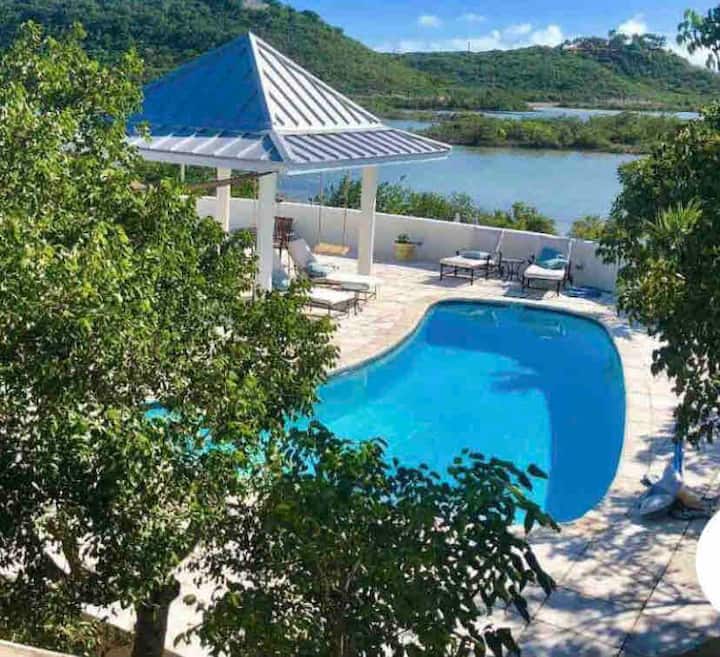 Flamingo Lake 1 Bedroom Suite - Turks and Caicos Islands