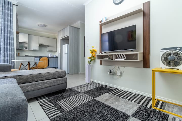 Lotus, Lovely Nest 1-bedroom Condo W Pool. - Midrand