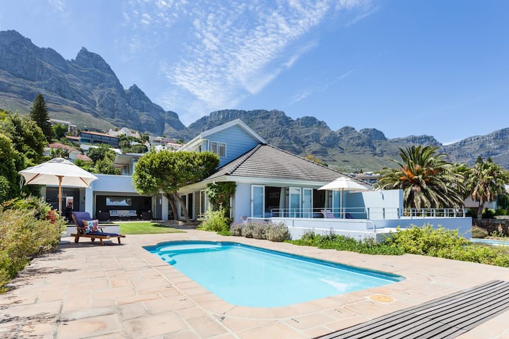 Camps Bay Home Sleeps 10. 5 Min Walk To Beach. - Cape Town