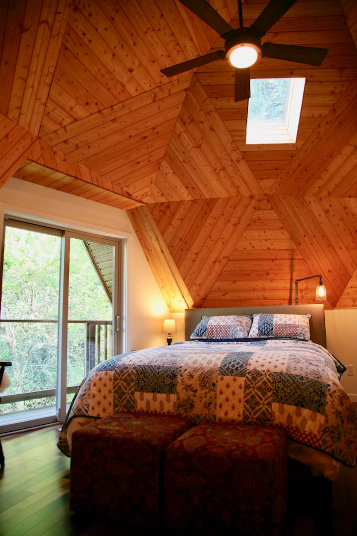 Garner's Orchard Dome & Cottage_d - Salt Spring Island