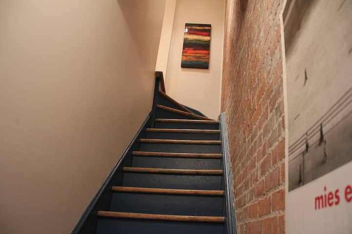 Large Modern 2bd In Plateau/mileend - Montreal