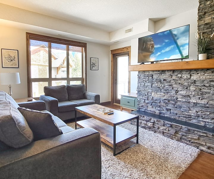 Family Friendly•top Floor•4bdrm Condo With Pool - Radium Hot Springs