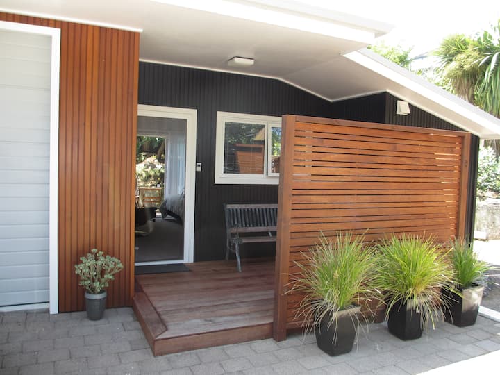 Rhododendron Cottage - Taupo