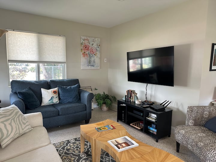 Tropescape- Cozy Home Minutes To Downtown & Beach - Lake Worth, FL
