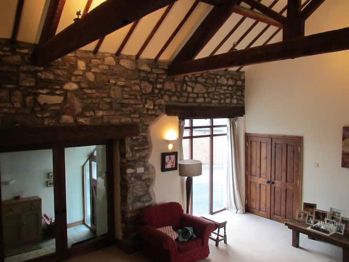 A Farm 12 Mins From Cardiff. - Cardiff