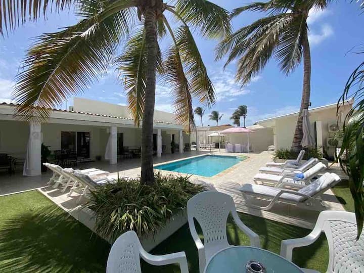 Best Villa 26ppl 10suites 10baths Steps From Beach - Aruba