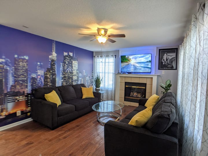 Overland Park Downtown | Comfy, Clean&safe House - Overland Park, KS