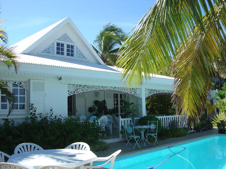 Villa 6 Personnes Avec Piscine - Saint-Gilles les Bains