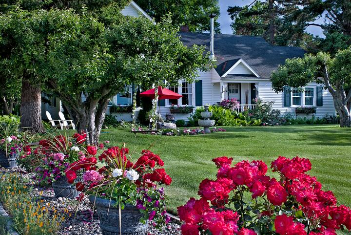 Secret Garden - Grandview, WA