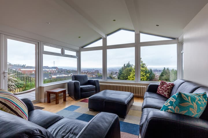 Best View In Belfast! Spacious Four Bedroom House - Belfast
