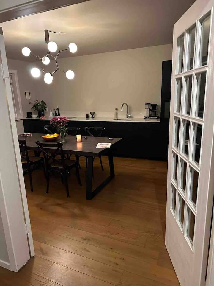 A Beautiful Apartment Close City Center - 雷克雅維克