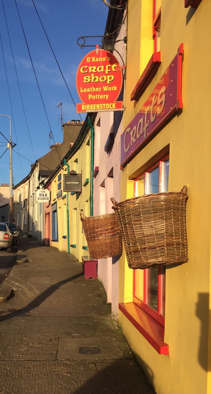 2 Bedrooms In Bantry Townhouse - Bantry