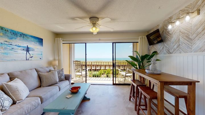 Perfect Beachfront Location-boardwalk-pool-balcony - Carolina Beach, NC