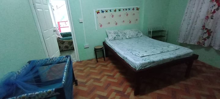 Private Bedroom And Bathroom - Dominique