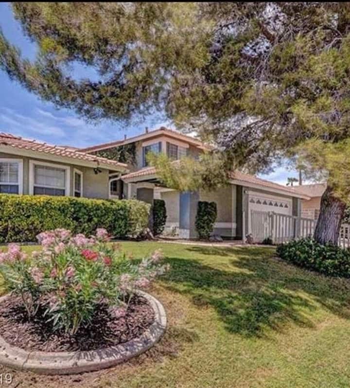 Gorgeous Villa Rosa, Close To Las Vegas Blvd - Henderson, NV