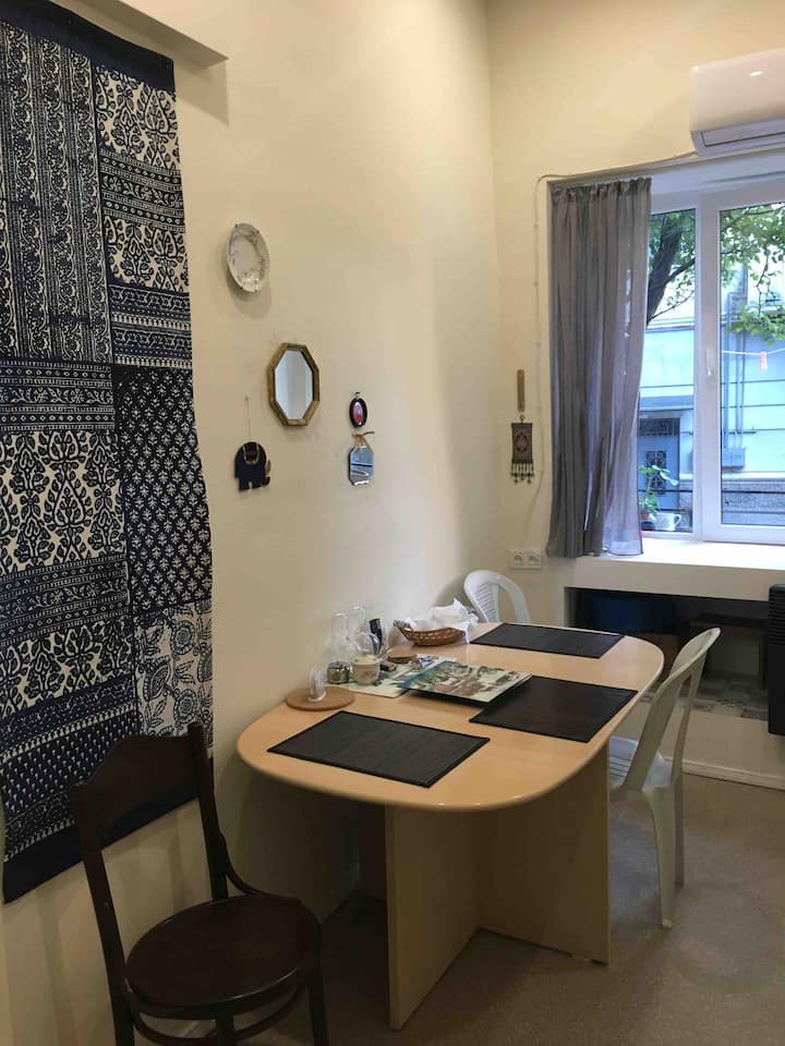 Maggie's Apartment In Old Tbilisi - Tbilisi