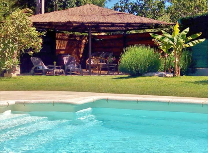 Le Contemporain Dans Villa Piscine - Carros
