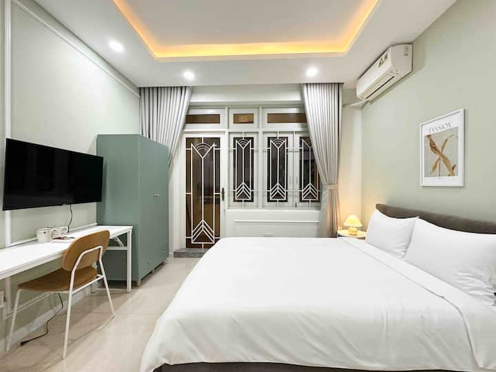 Explore Hcm City Centre - Balcony Room Alley View - 胡志明市