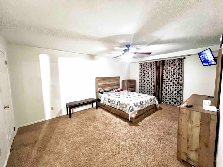 Spacious Home Near Dorney Park - Allentown, PA