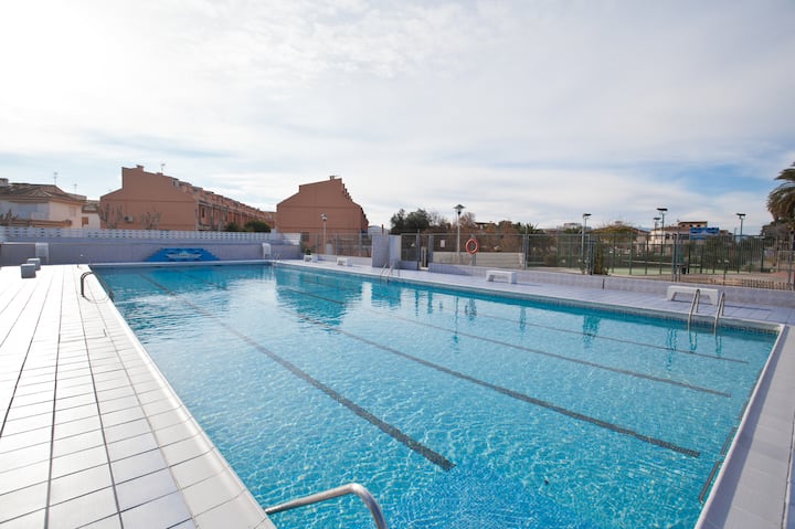 Adosado De 3 Pisos Fantástico - El Perellonet