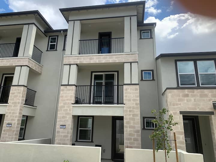 New Keyed Entry Private Suite - Sacramento, CA