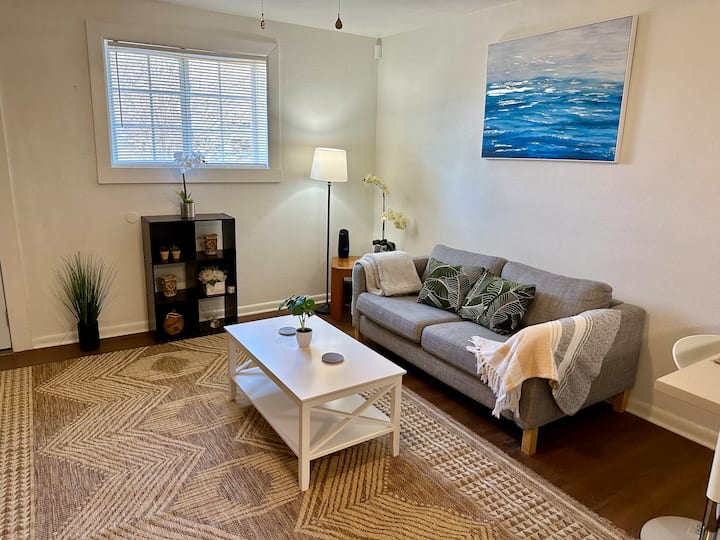 Fully Equipped Apartment Close To Downtown Hickory - Hickory, NC