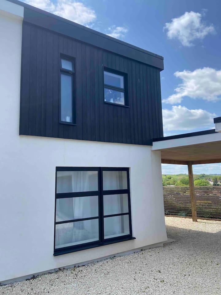 Unique Modernist Apartment In Frome With Views - Frome