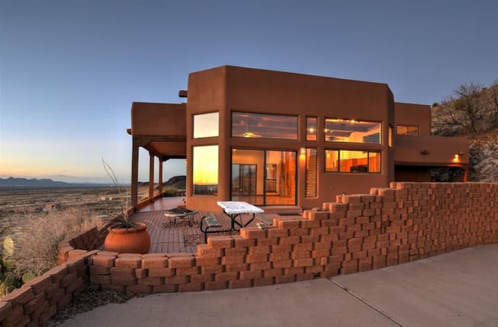 Executive Home In Soledad Canyon W/ Amazing Views! - White Sands, NM