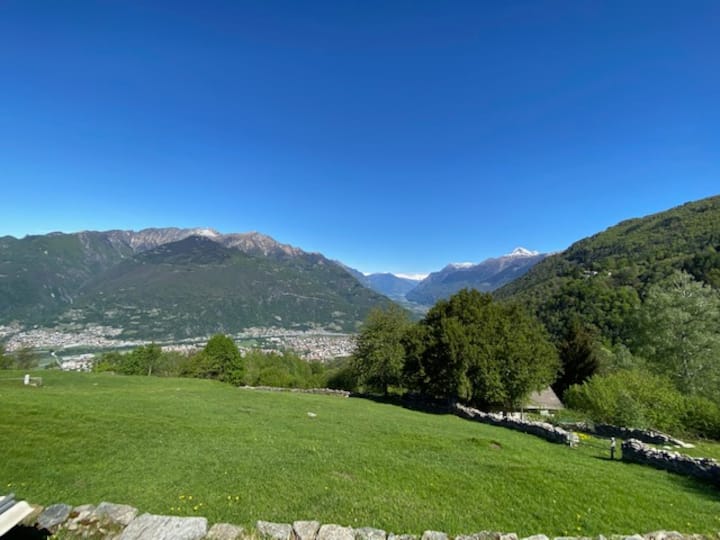 Ein Zuhause Inmitten Wald, Wiesen Und Sommerduft - Bellinzona