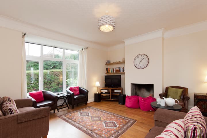 4 Bedrooms, Parking, Sea Views, Salcombe - Devon