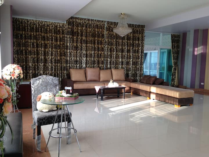Honeymoon Suites **200 Sq.m. Perfect For Big Group - Bang Phli District