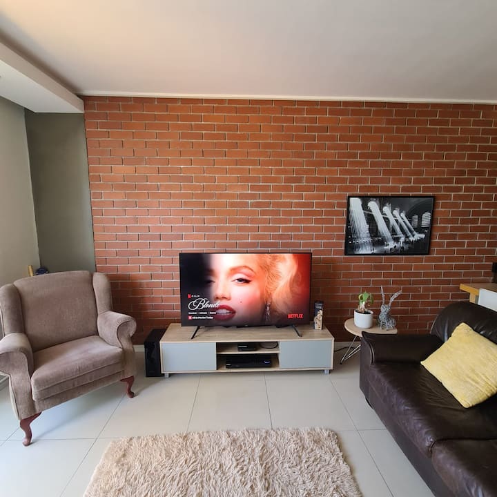 1 Bedroom Luxury Apartment. - Cape Town