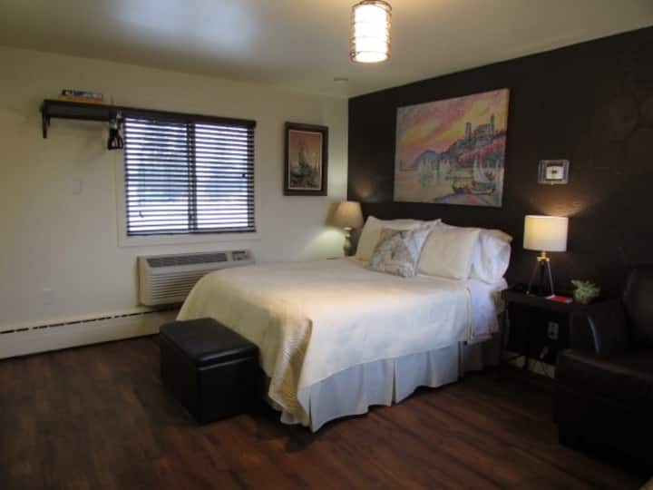 Superior Bay Boutique Motel Unit #9 - Duluth, MN