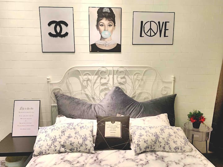 Fu Feng Chia Night Market 6mins 689逢甲夜市 6分鐘24h 自助 - 台中 北区