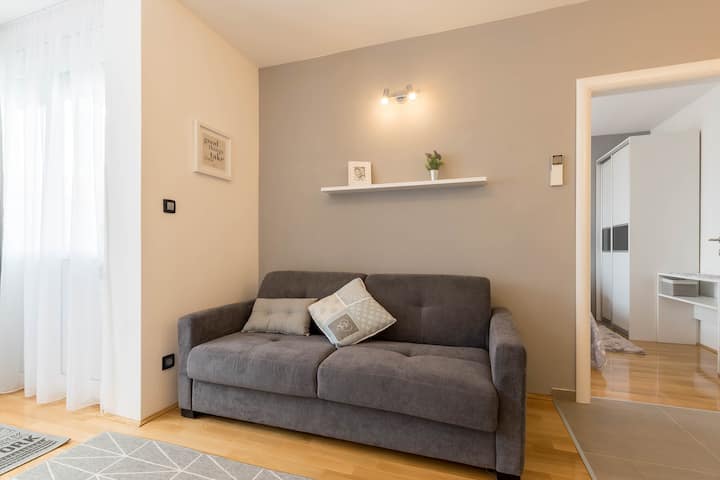 Good Things Apartment, Ac, Wifi,free Parking - Split