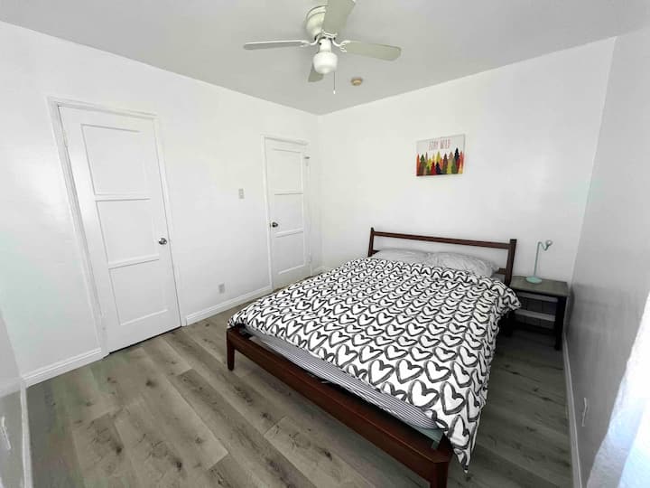 1 Br/1ba Apt In Central Gardena - Redondo Beach, CA
