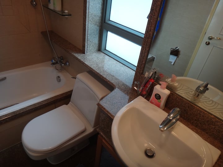 17b 3 Bedrooms 2 Bathrooms Apartment - Hong Kong