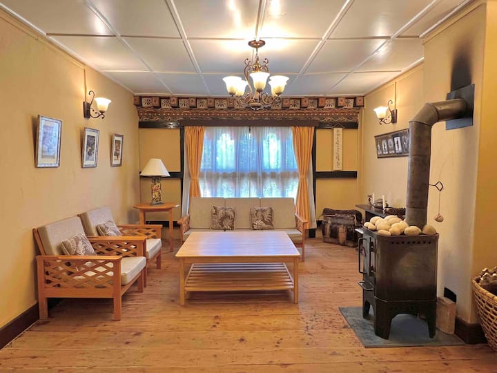 Khang Heritage: 1 Bhk Private & Cozy Home W/ Patio - Thimphu