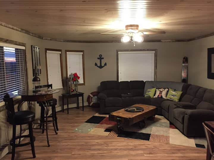 Starved Rock Country Loft, In Historic Lasalle, Il - Standard, IL