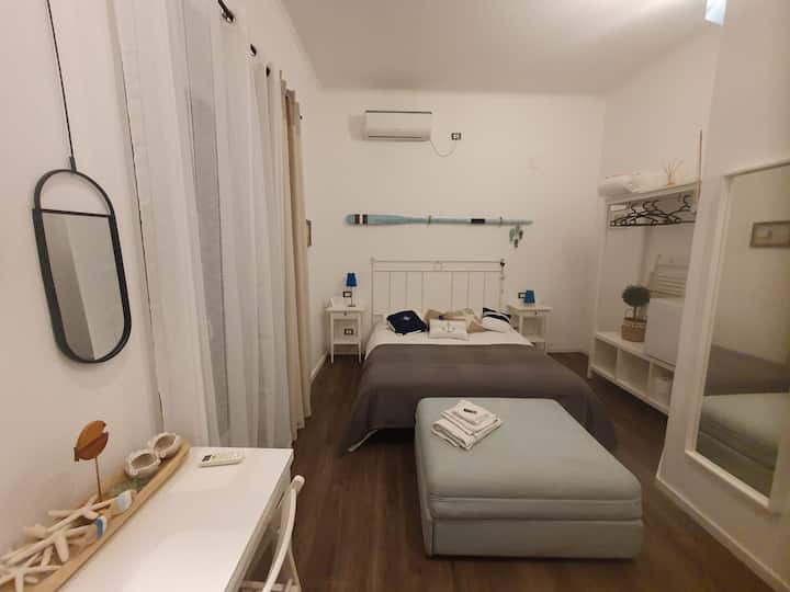 Double Bedroom With Private Bathroom - Riomaggiore