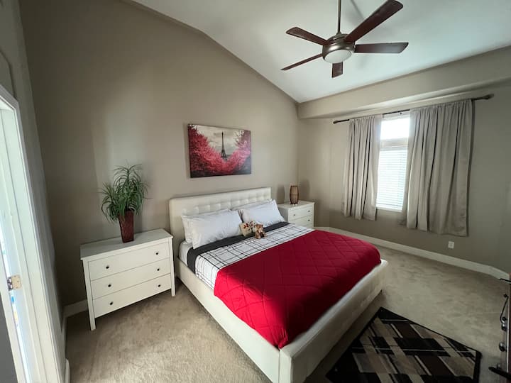 Splendor @Folsom! Private Master Suite & Kitchen - Folsom, CA