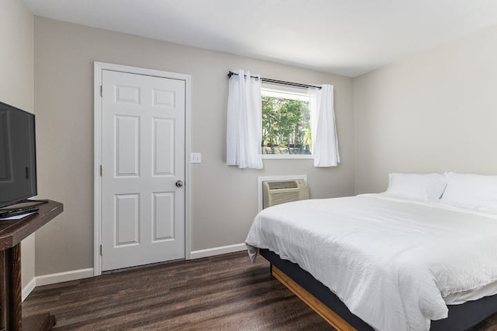 Kitchenette #1 By Silver Dollar City - Branson, MO