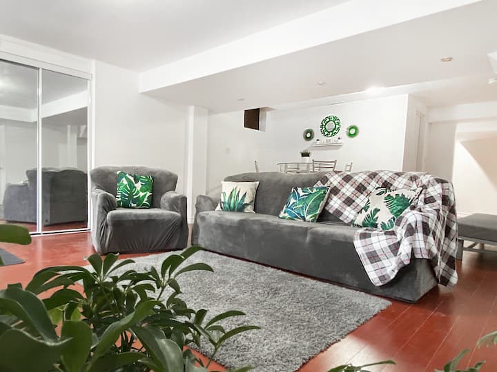 Extra Large 3br Condo & Full Kitchen, Free Parking - Mississauga