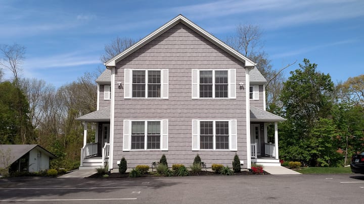 (#16-5) Light Filled Lower Level Suite At Uri - South Kingstown, RI