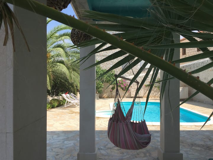 Idyllisches Steinhaus - Sutivan