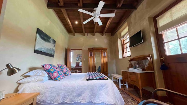Shades Of Africa - The Olive Grove Room - Oudtshoorn