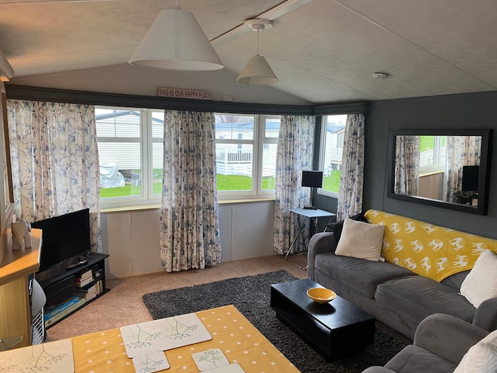 Lakeside Holiday Park 2 Bedroom Mobile Home. - Chichester